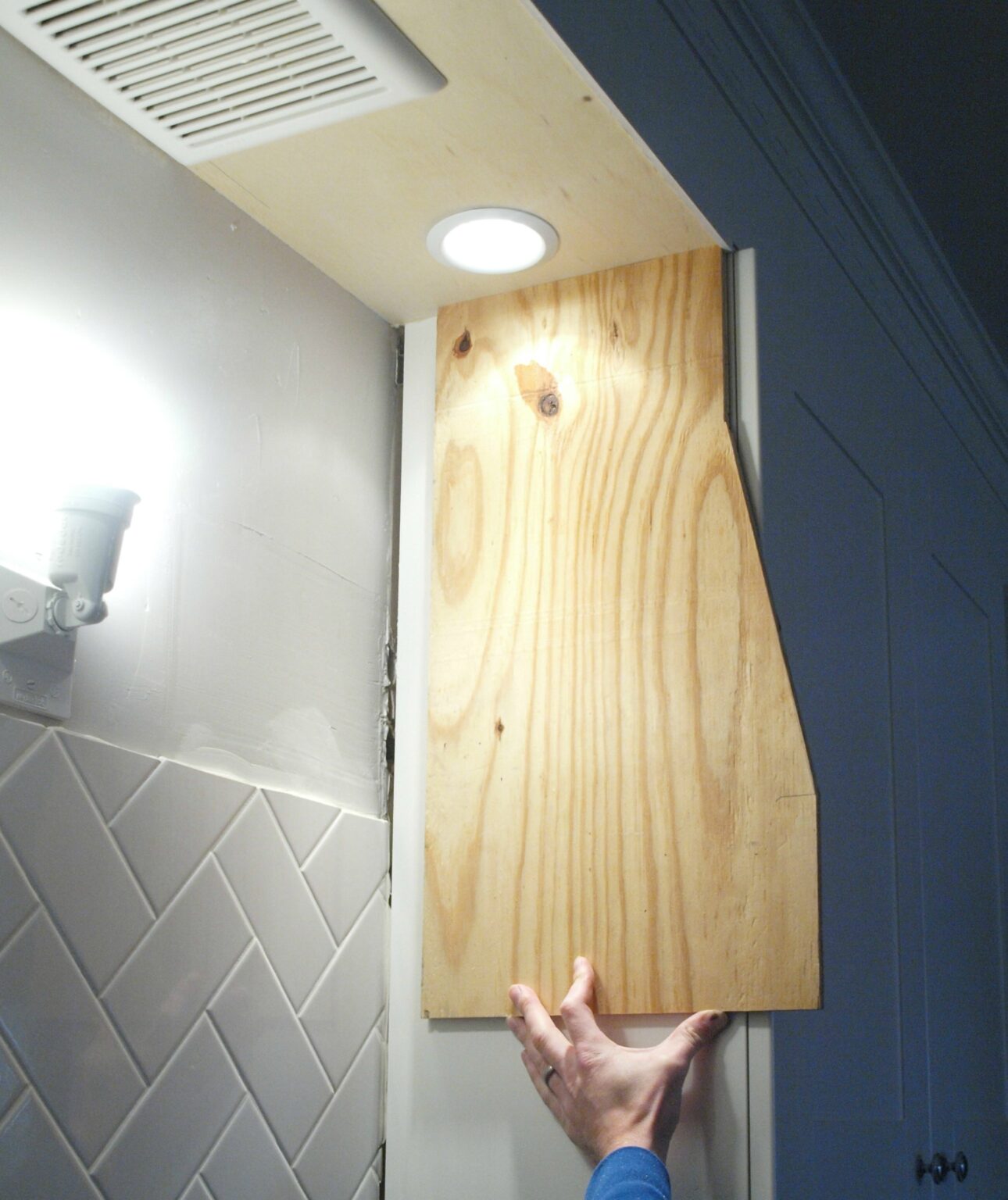 DIY Range Hood or how to build a custom range hood - SimplySwider.com