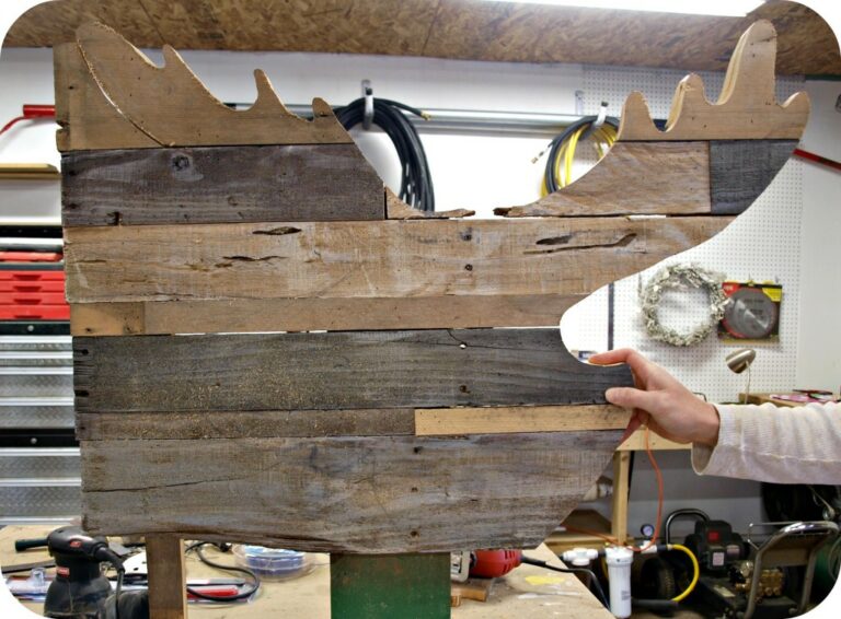 Reclaimed Wood Moose Head Tutorial (DIY) - SimplySwider.com