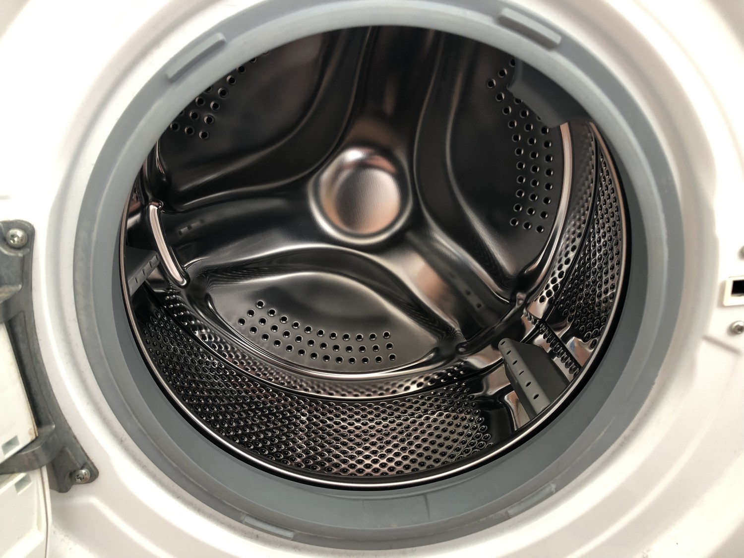 How to Clean Your Front Load Washer - SimplySwider.com