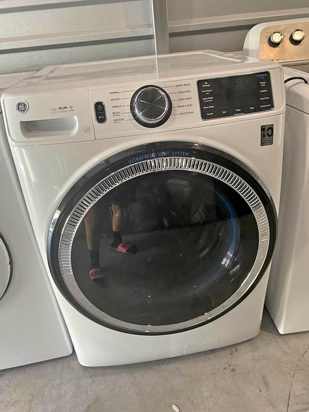 How to Fix a Leaking GE Washer - SimplySwider.com