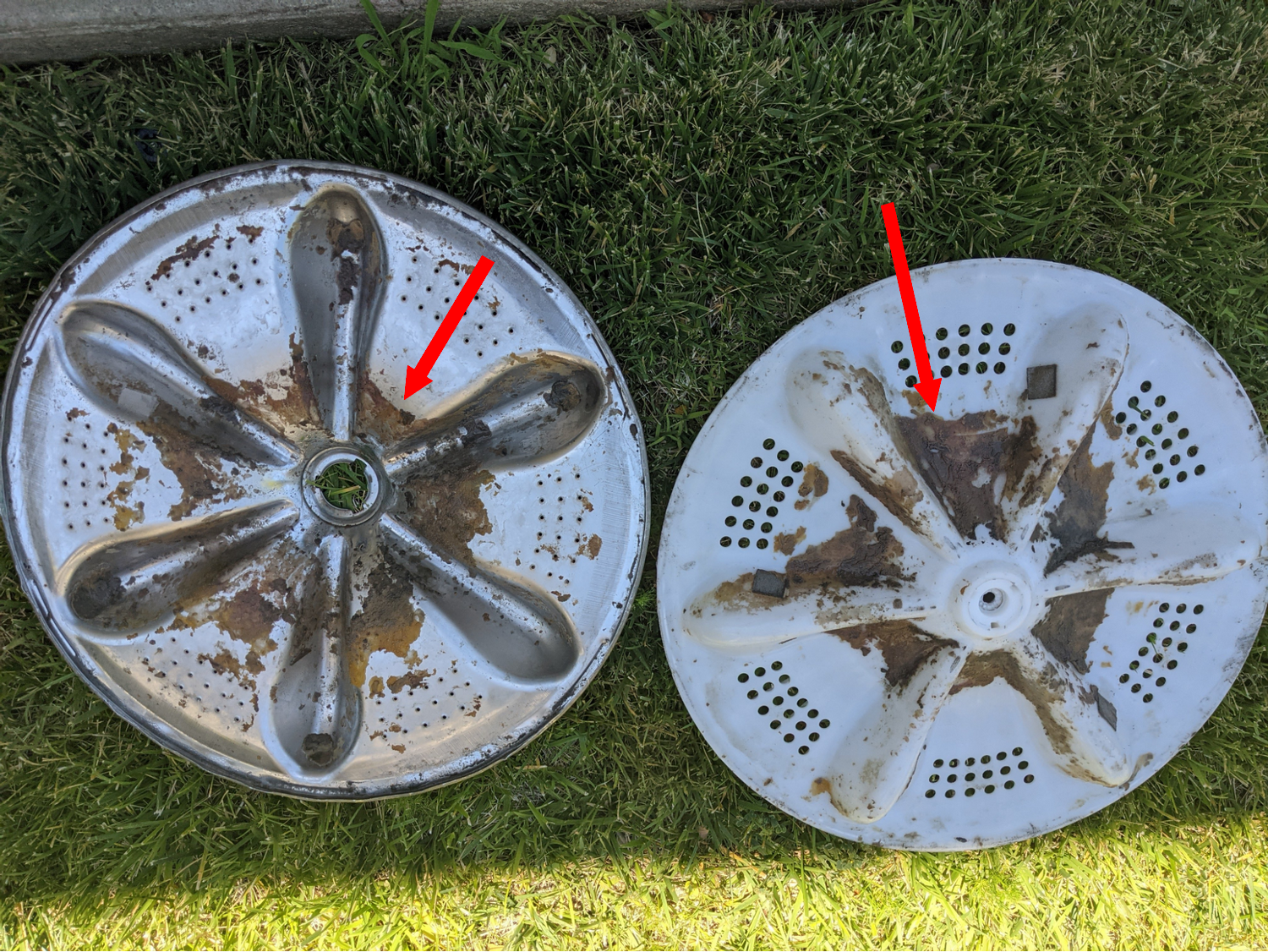 Black Flakes in Washing Machine: Causes & Fixes - SimplySwider.com
